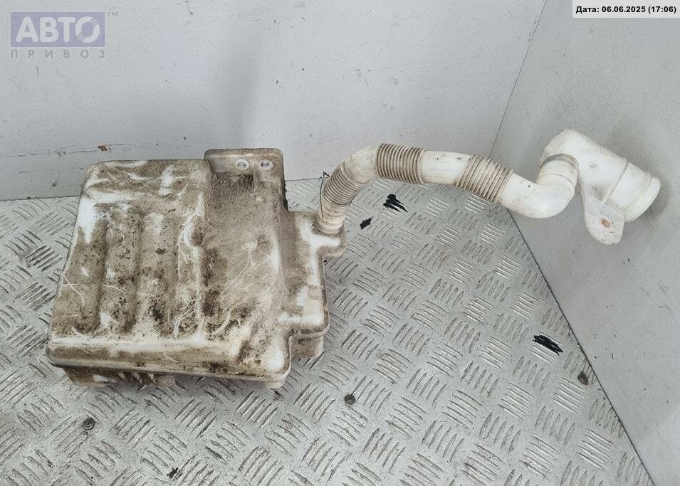 Бачок омывателя Skoda Octavia mk2 (A5 1Z) 2004-2013