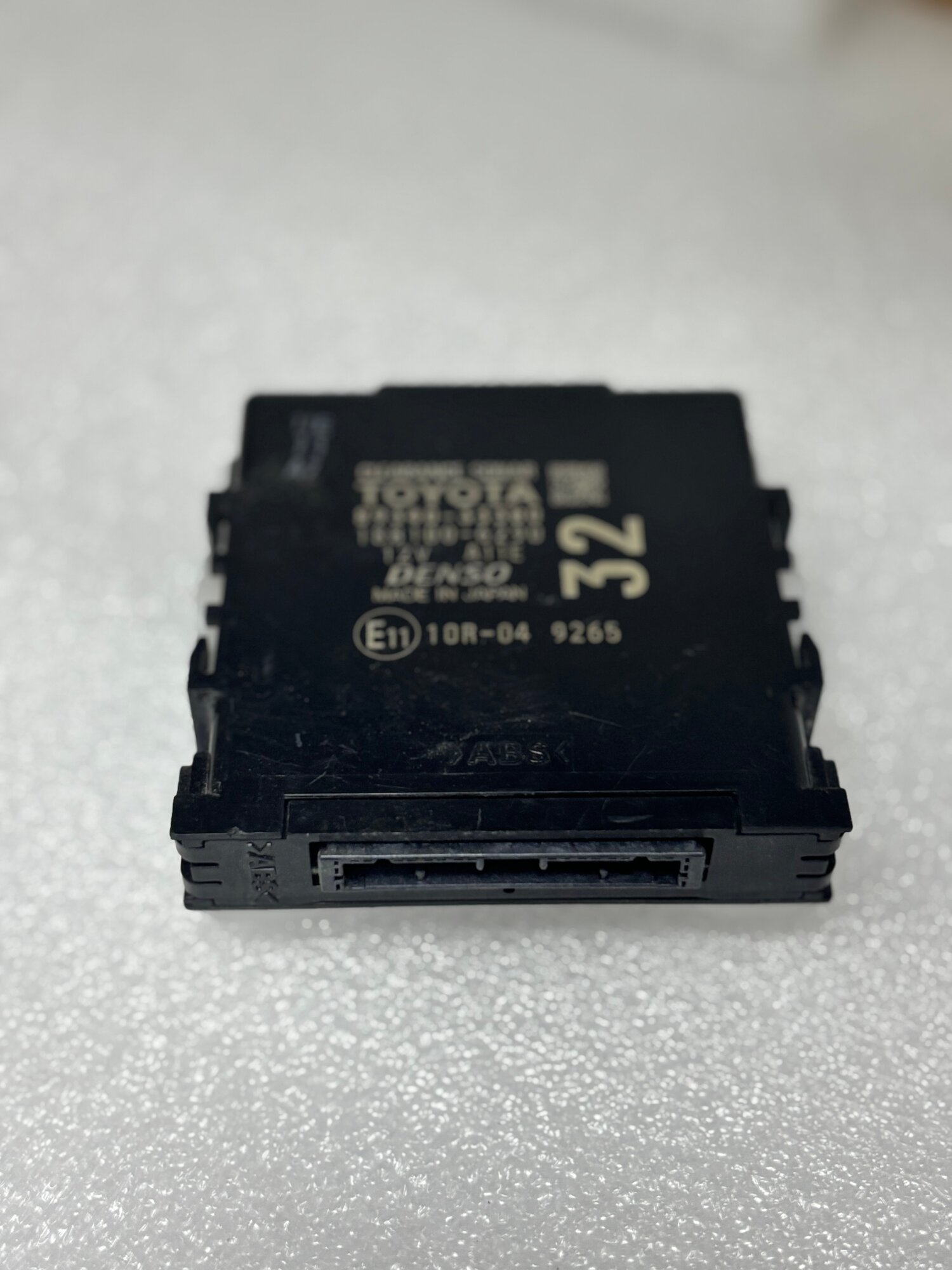 Блок управления парктрониками Toyota Camry XV70 2021 8934033380