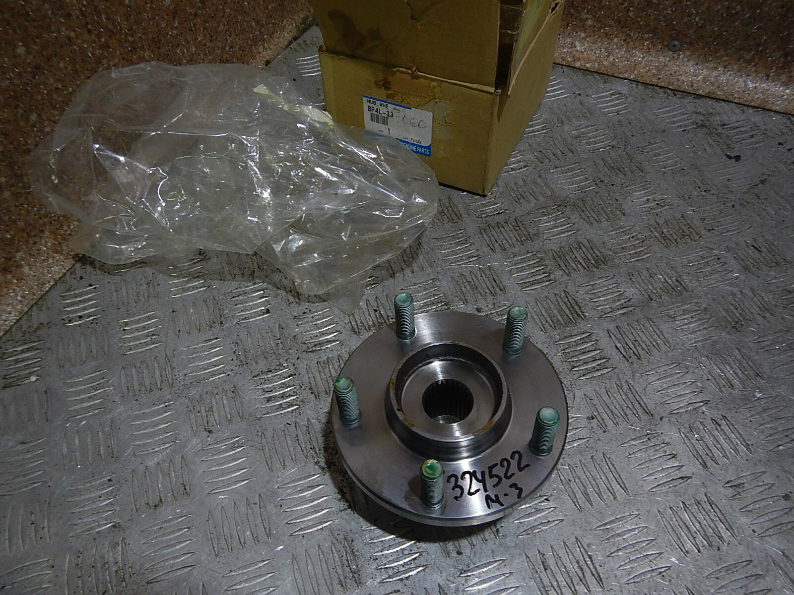 Б/У Ступица передняя, Mazda (Мазда)-3 (BK) (02-09) MAZDA 3 (BK) (02-09) 05-,без подшипника. Новая. 324522 MAZDA арт. BP4L...