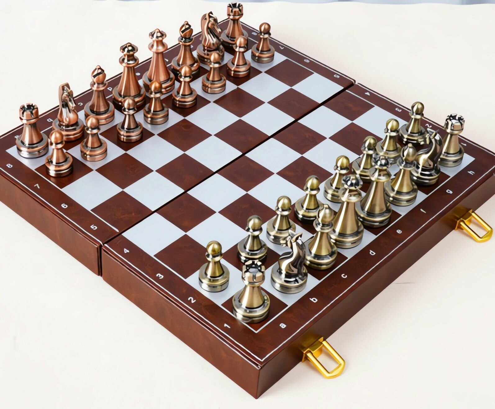 Шахматы подарочные магнитные. Кожаная обшивка доски. Металлические фигурки (Размер доски 30x30 см)