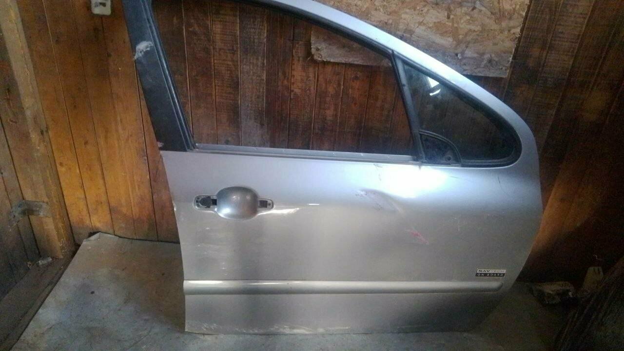 Дверь передняя правая Peugeot 307 2003