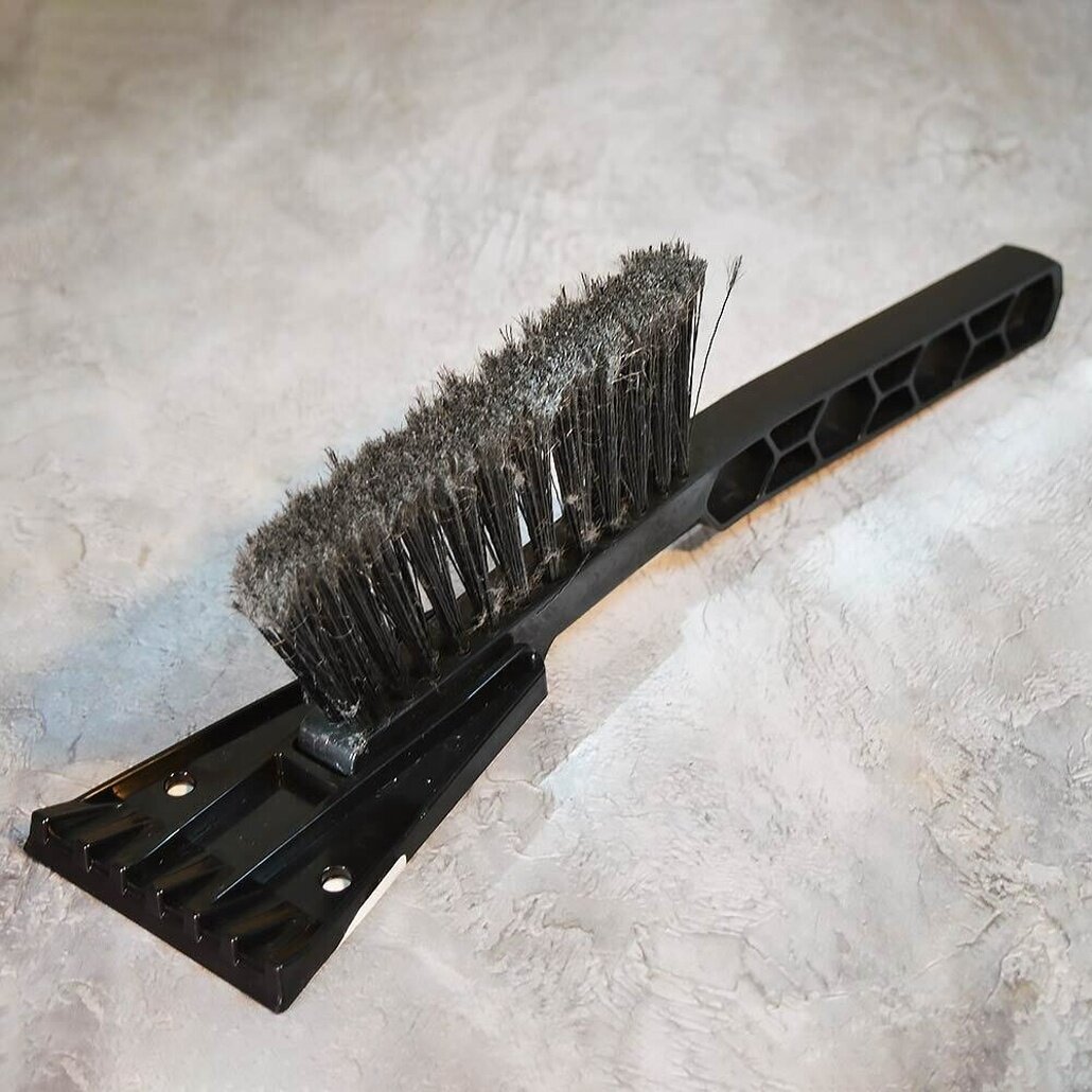 Щетка для снега со съемным скребком, пластик, 30см, черная, комфортная рукоятка, серия "Techno"