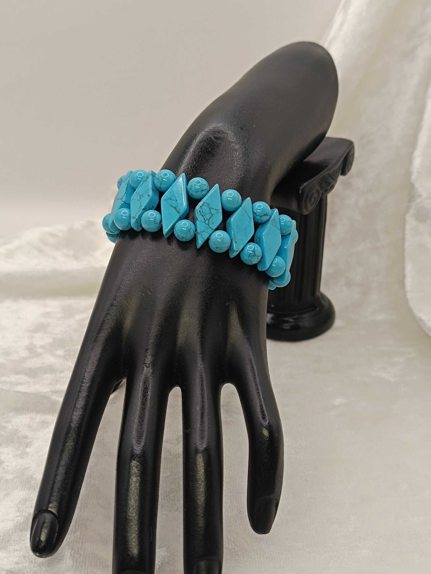 Винтажный браслет, говлит, имитация бирюзы, длина 18 см.