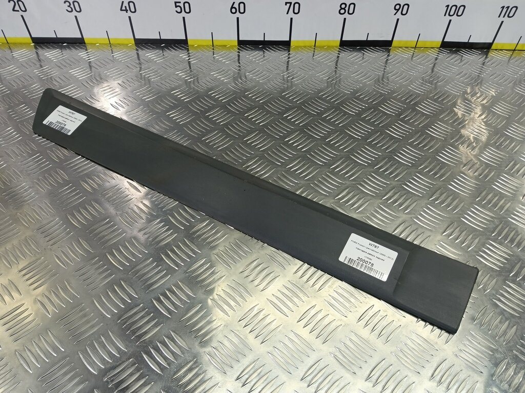 Накладка двери задней Б/У для FORD Fusion I рестайлинг (2005—2012) 1776393