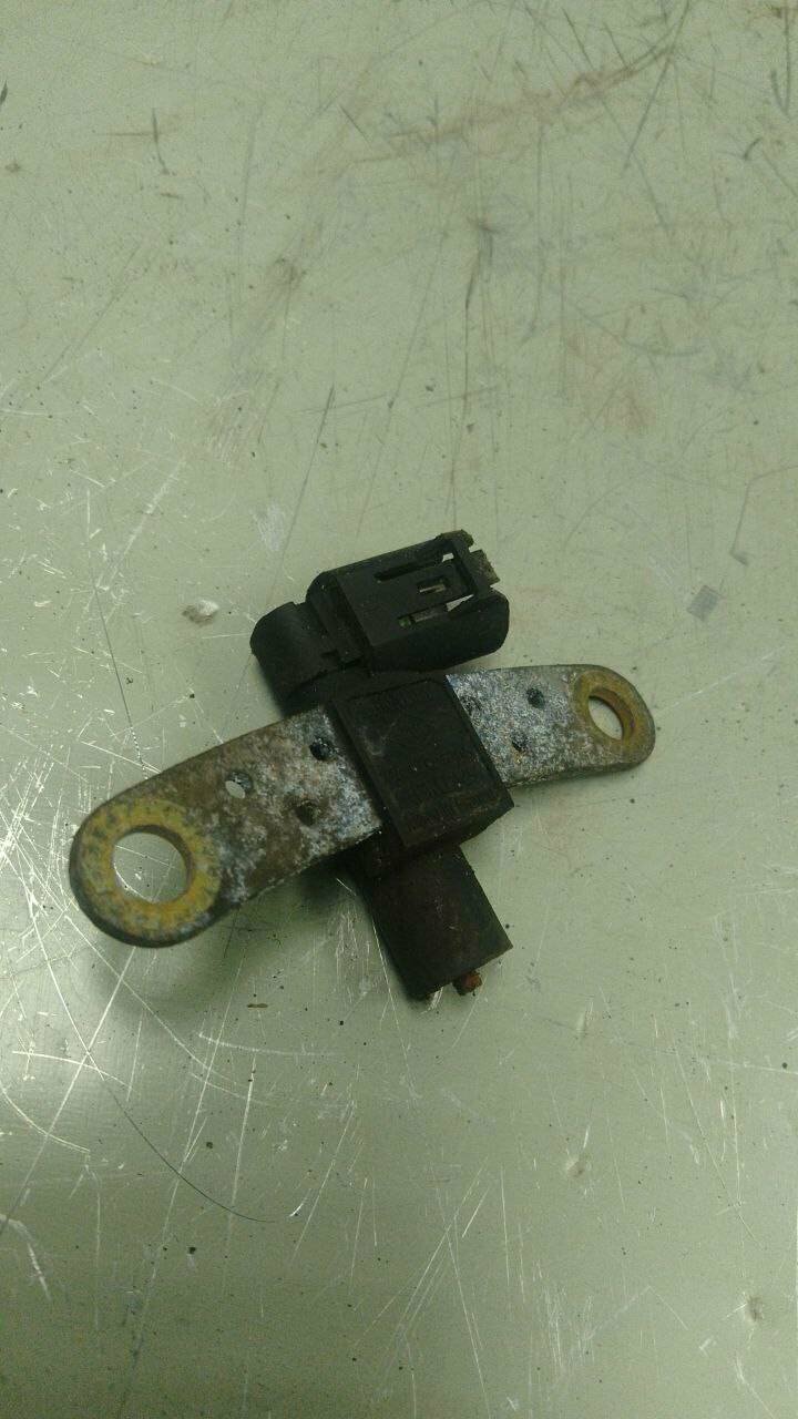 Датчик коленвала Renault Scenic (1996 - 1999) 7700103069A