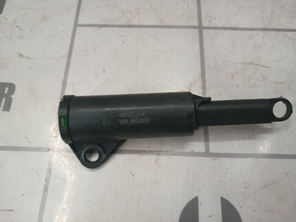 Амортизатор бардачка Ford Focus 2 05-08