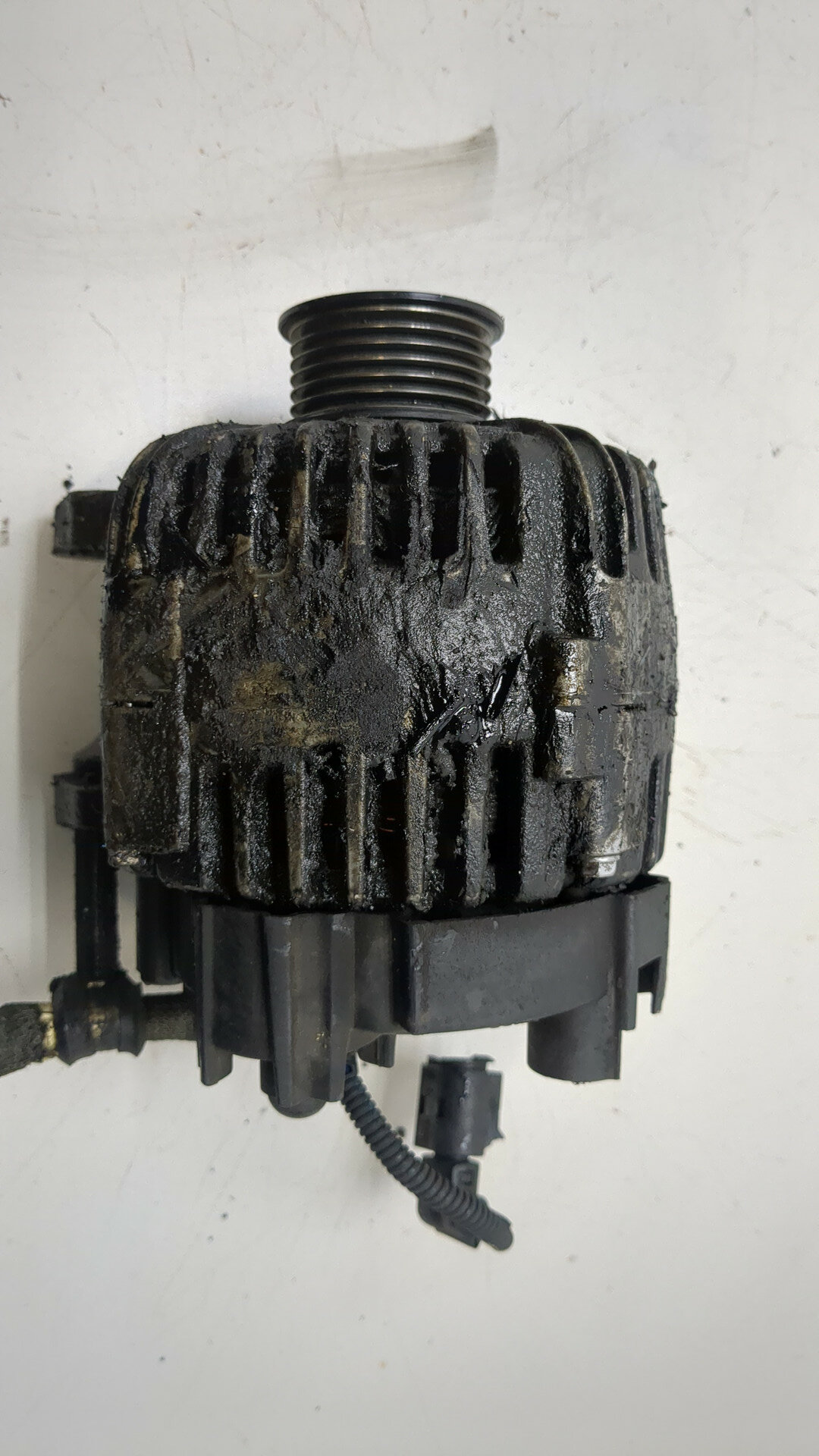 Генератор Volkswagen Golf 5 Б/У