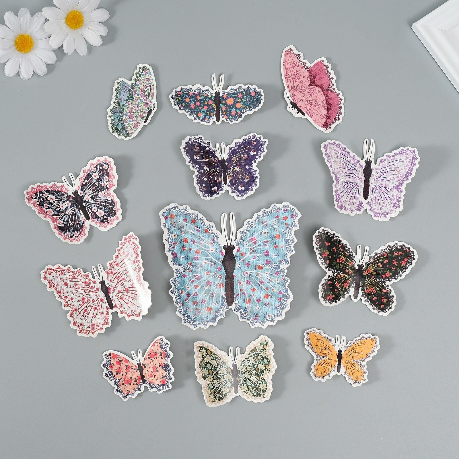 Набор магнитов на холодильник 12 шт, бабочки, картон