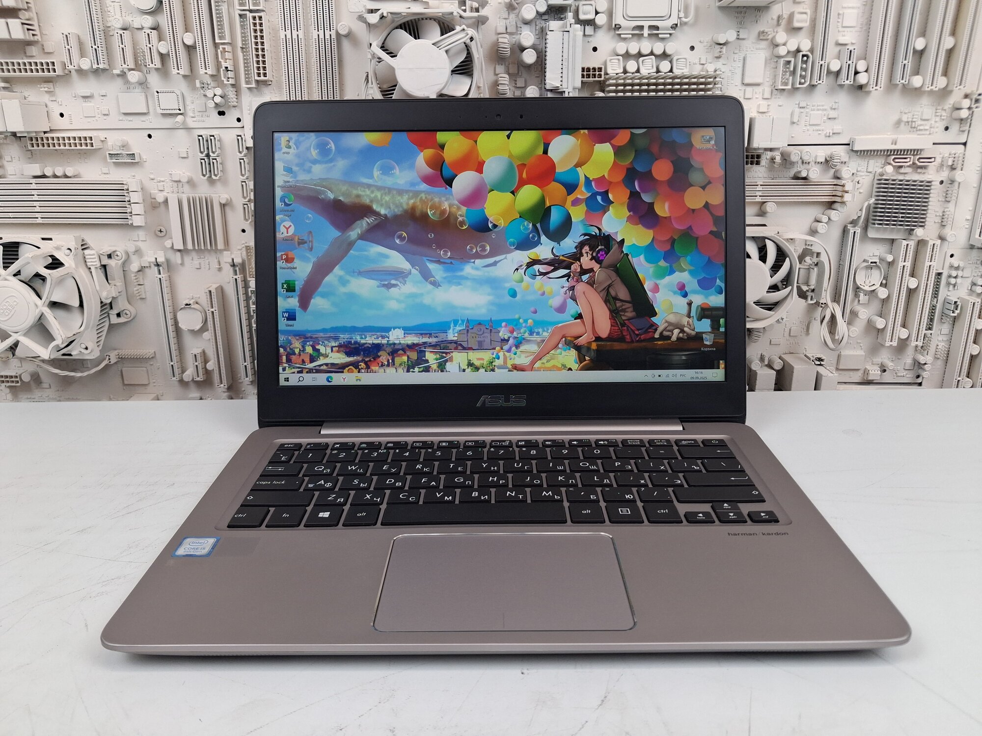 Компактный ноутбук, 13.3", FullHD, i5-8250U, 8Gb, ssd 256Gb, Win11