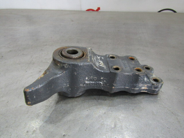 Кронштейн рессоры дополнительного переднего моста левый Scania 6-series, есть повреждение