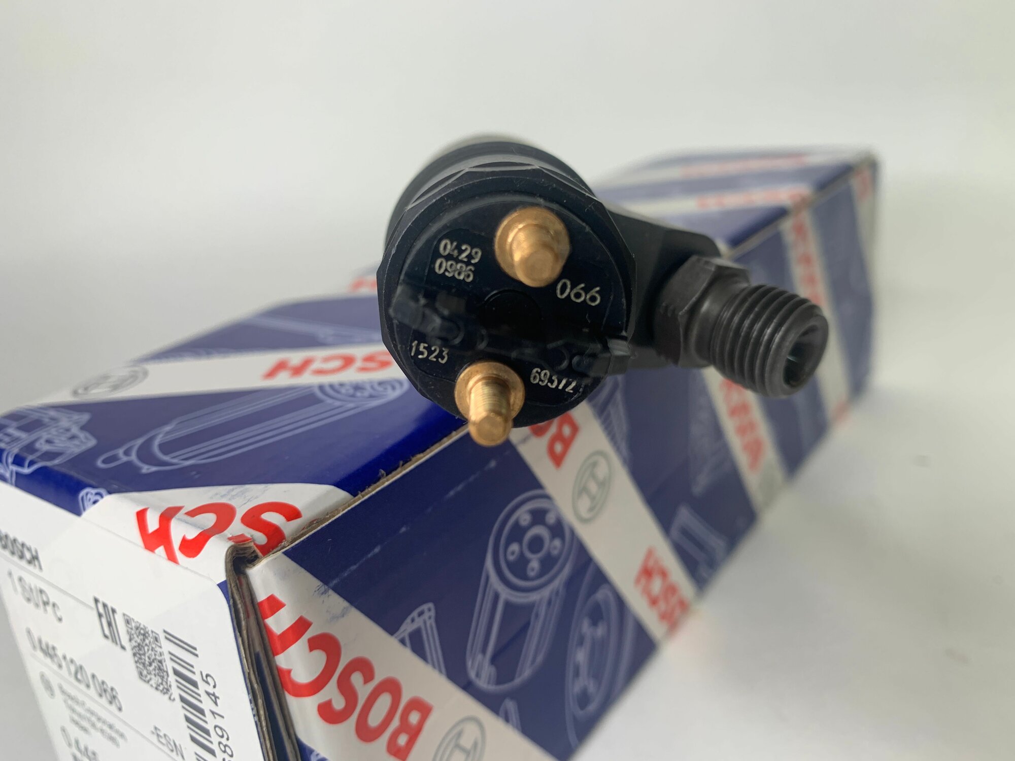 Форсунка топливная Bosch 0445120066