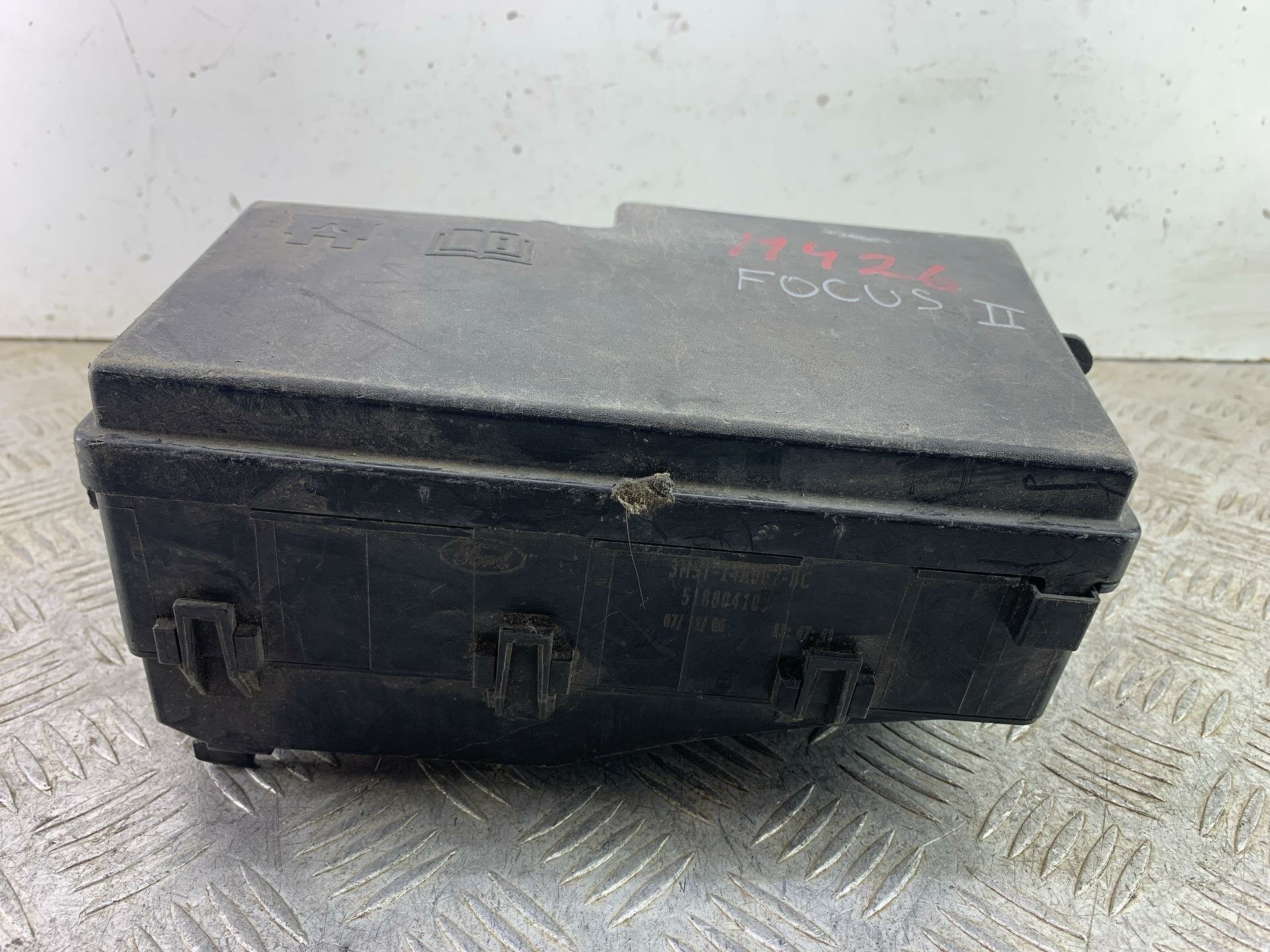 Блок предохранителей Ford Focus 2 2008 3M5T14A067BC
