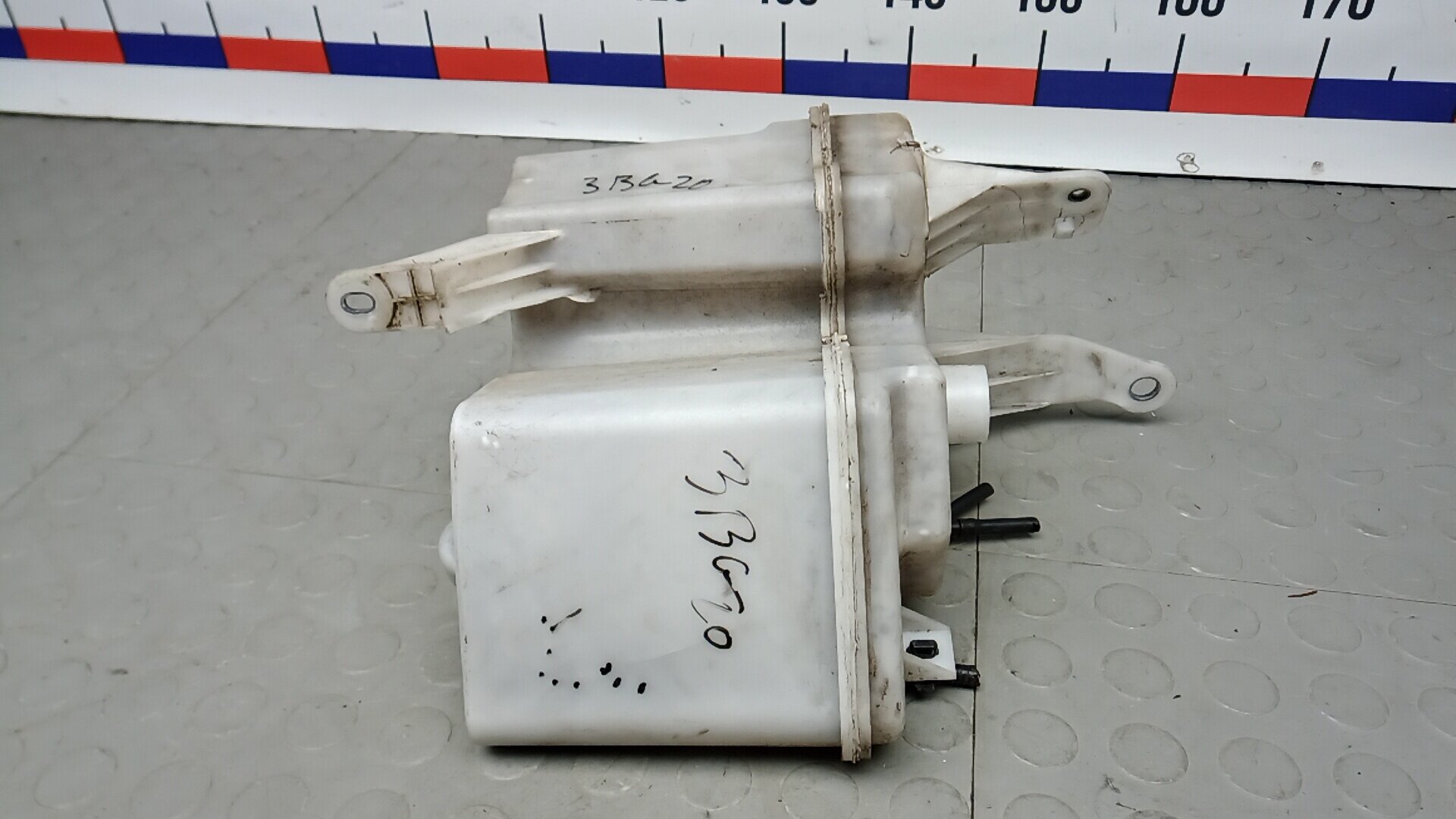 Бачок омывателя TOYOTA C-HR, Номер 85315F4040