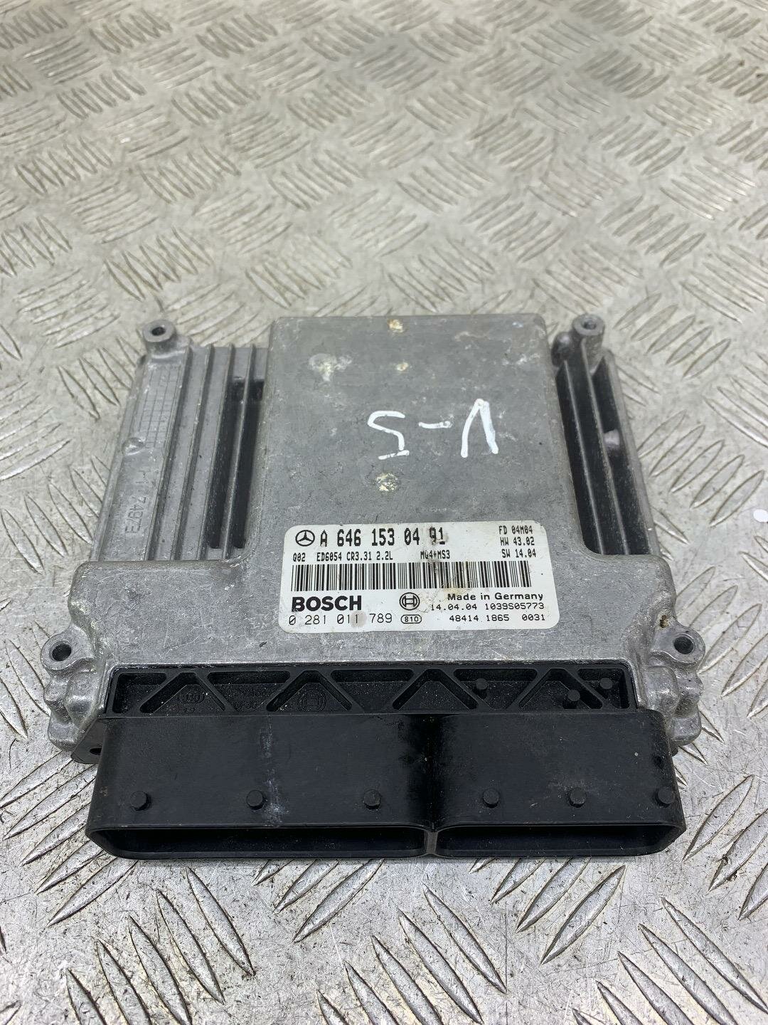 Блок управления двигателем Mercedes-Benz Vito W639 (2003 - 2010) A6461530491