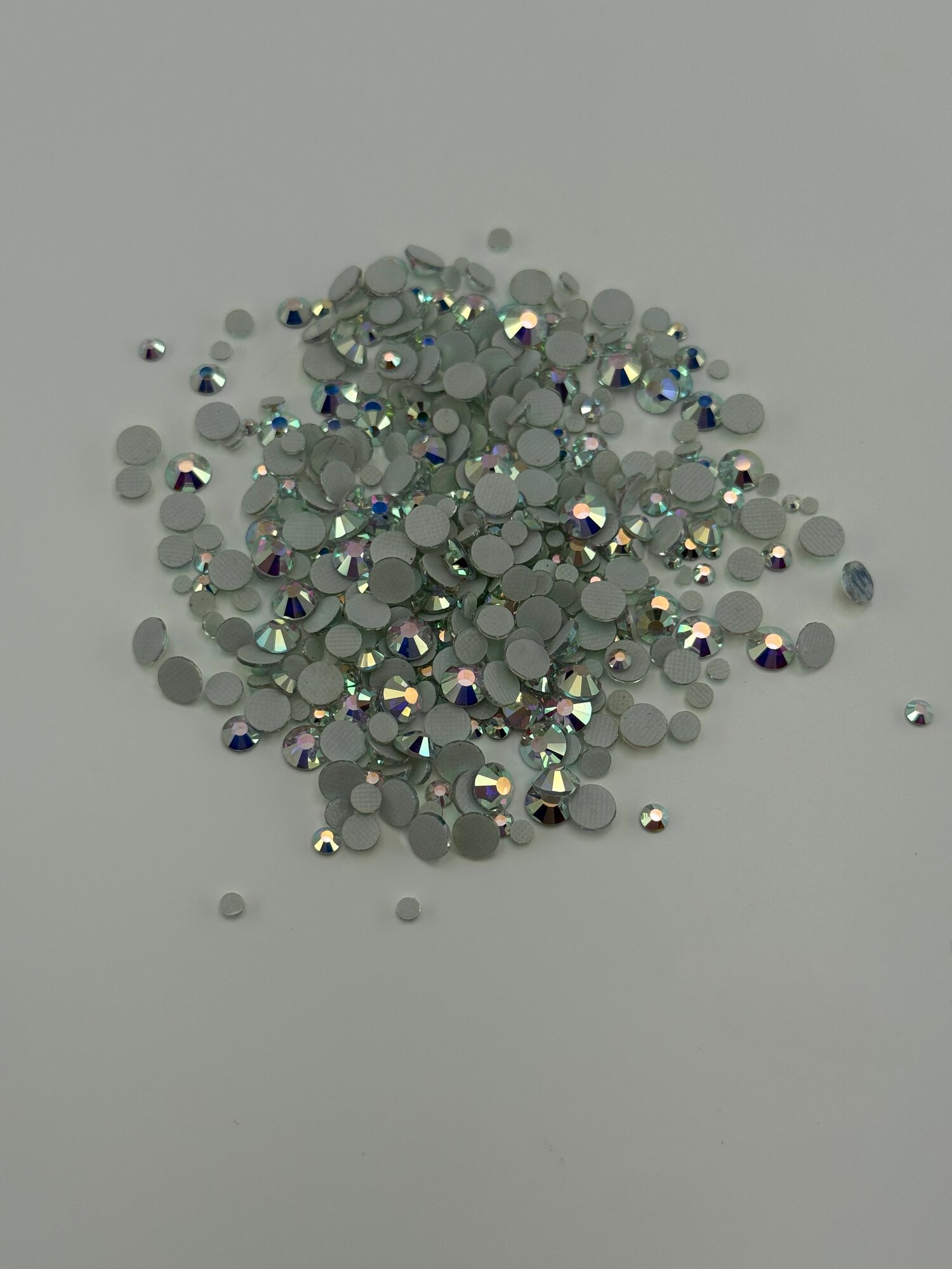 Стразы Hotfix SS20, 12 граней 12cut AB стекло самоклеящиеся 1440 шт для термоприклеивания декора одежды, аксессуаров и рукоделия блеск для костюмов и платьев