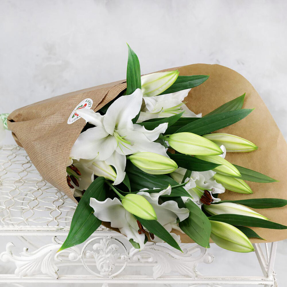 Букет Букет Маркет "Восточные лилии", 5 цветов, высота 60 см