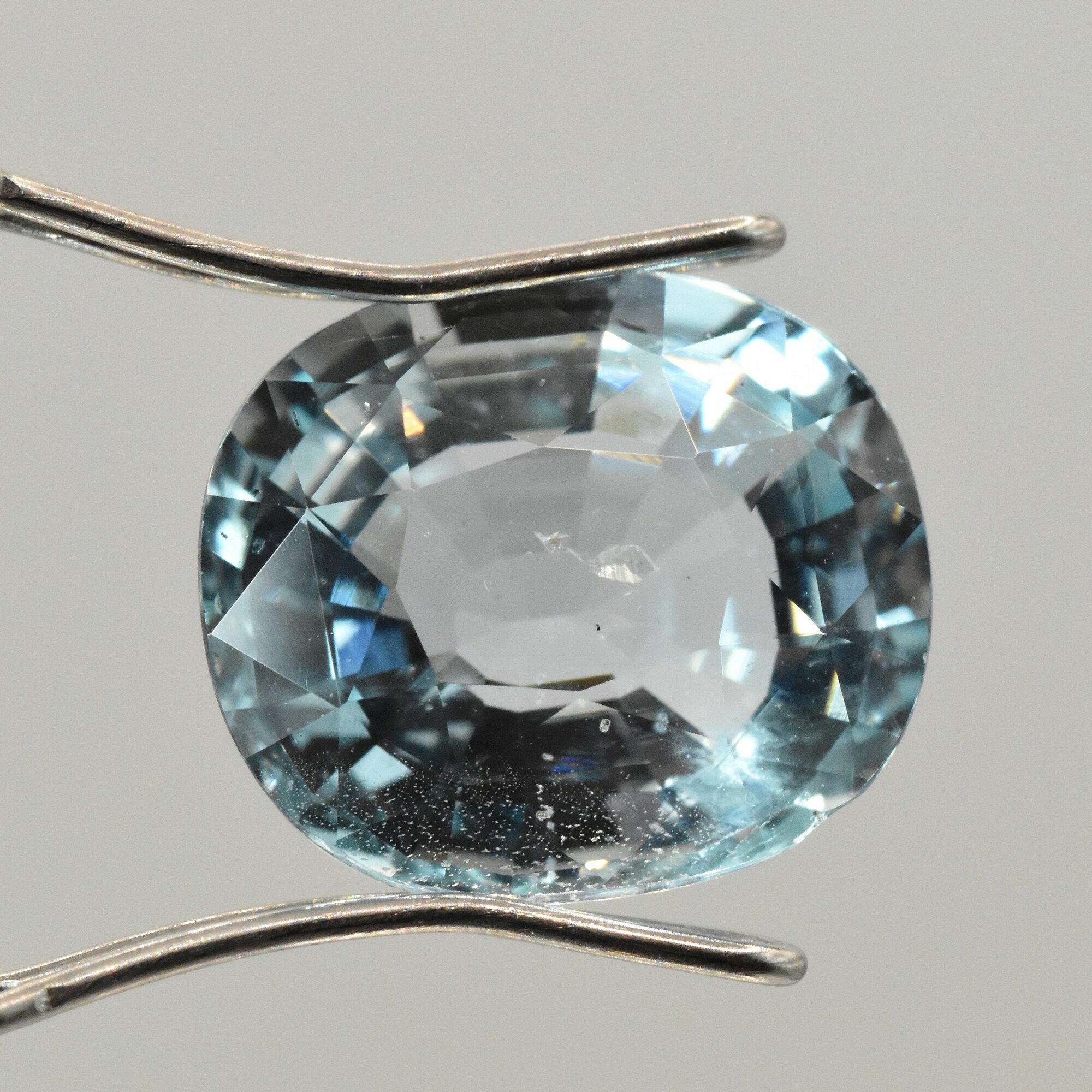 Аквамарин Кушон 3.81ct. (Мозамбик)