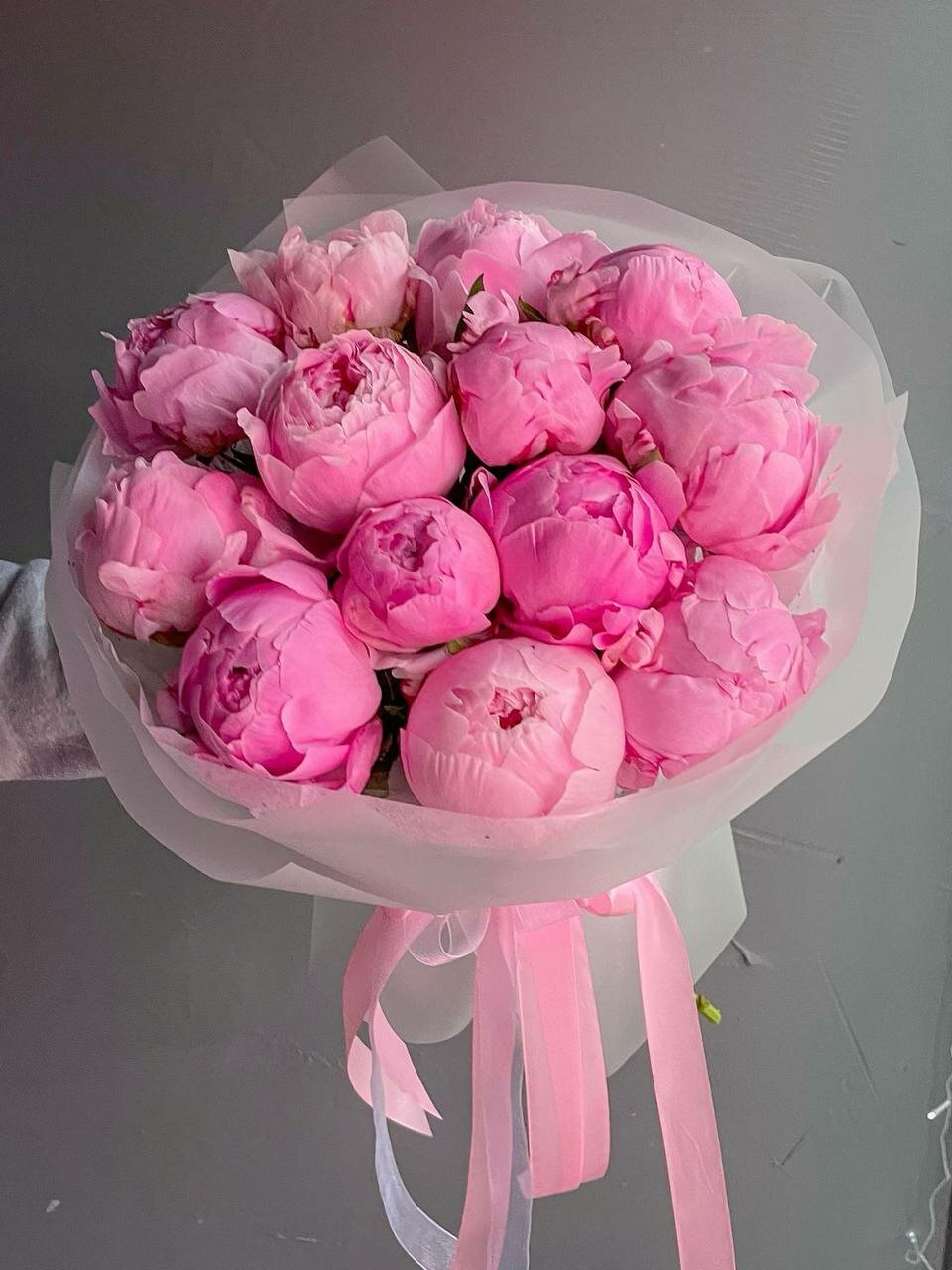 Монобукет "Яркие Пионы", розовый, 11 штук, прозрачная упаковка