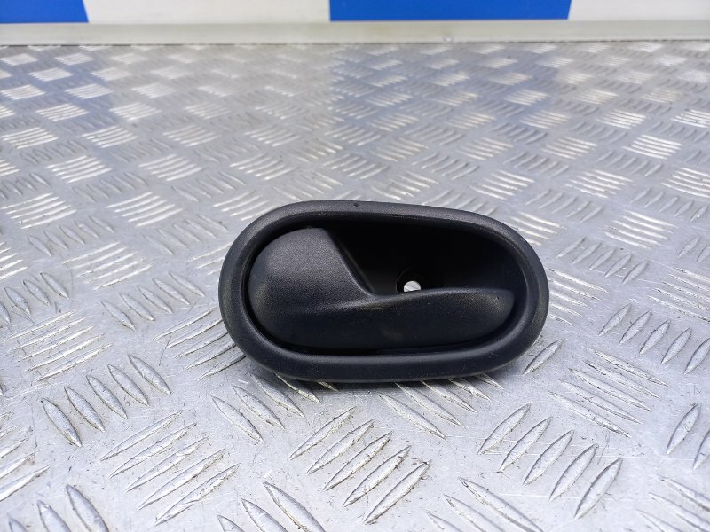 Б/У Ручка двери передней внутренняя левая Renault Logan 2 / Рено Логан 2 1.6 K4M2842 102 Л.С. 2015