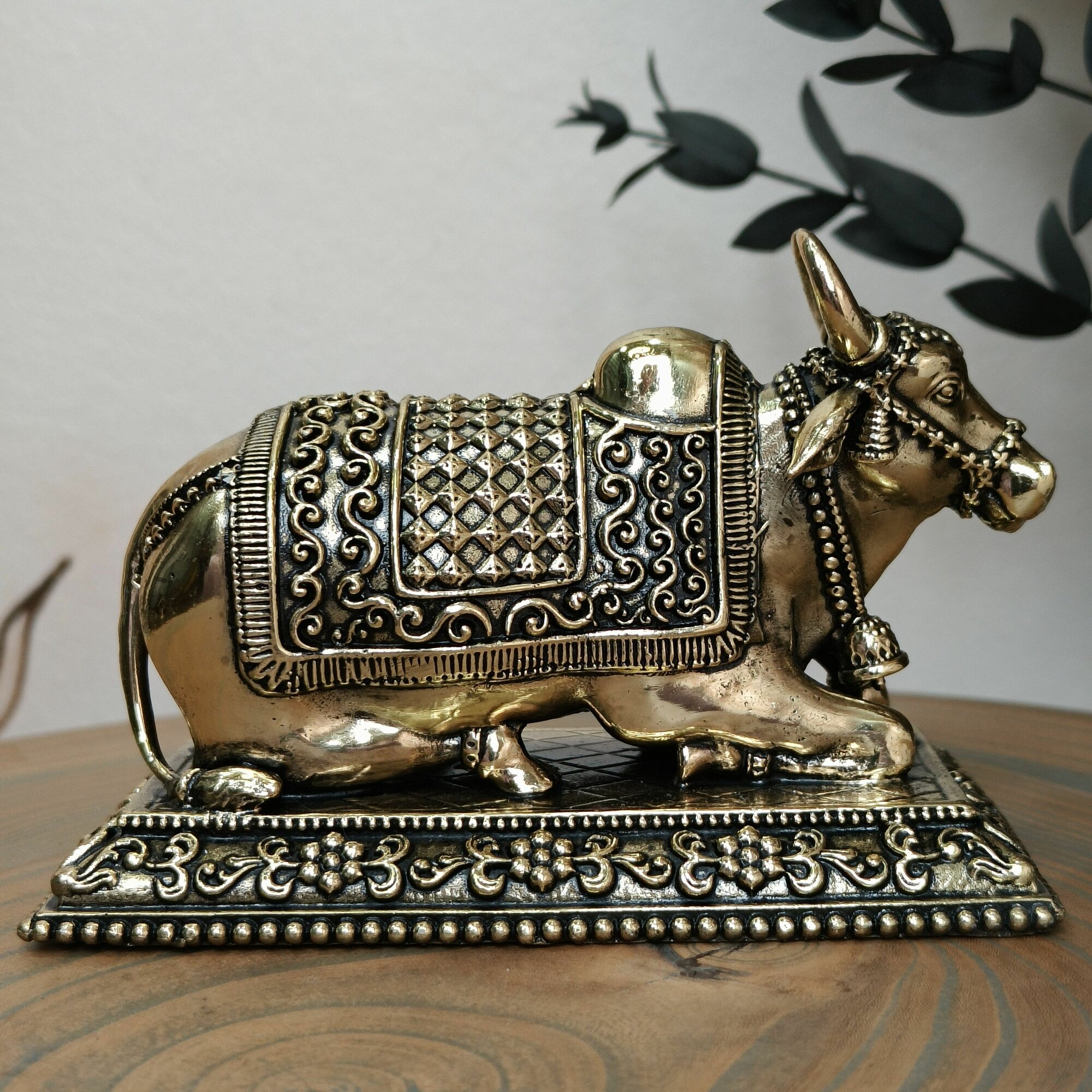 Статуэтка "Бык Нанди (бык Шивы)" бронза, Индия (5*11*6 см.)