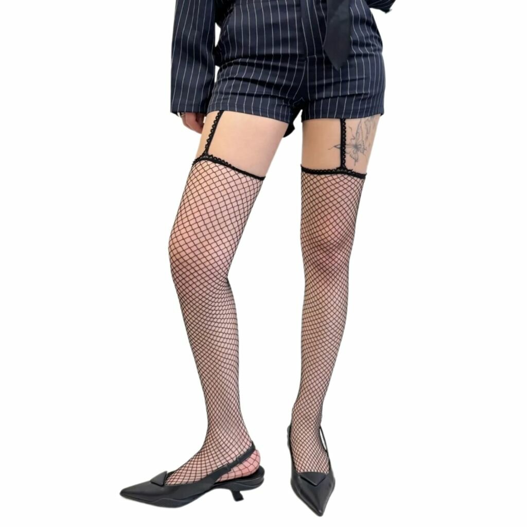 Чулки с подвязками для чулок в сеточку и поясом женщин