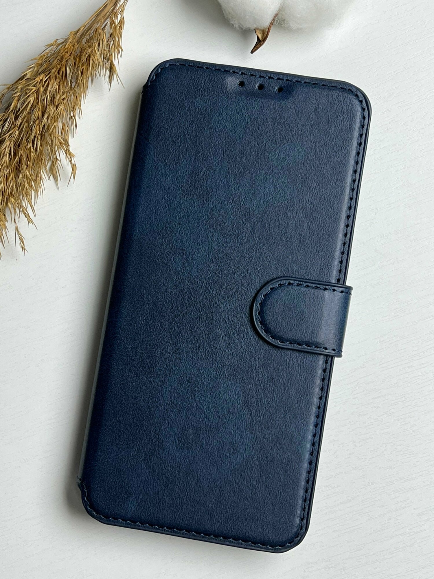 Чехол книжка для Samsung Galaxy S24 кожаный с магнитной застежкой/Самсунг С24 с хлястиком/flip чехол для Samsung S24 с функцией подставки, синий