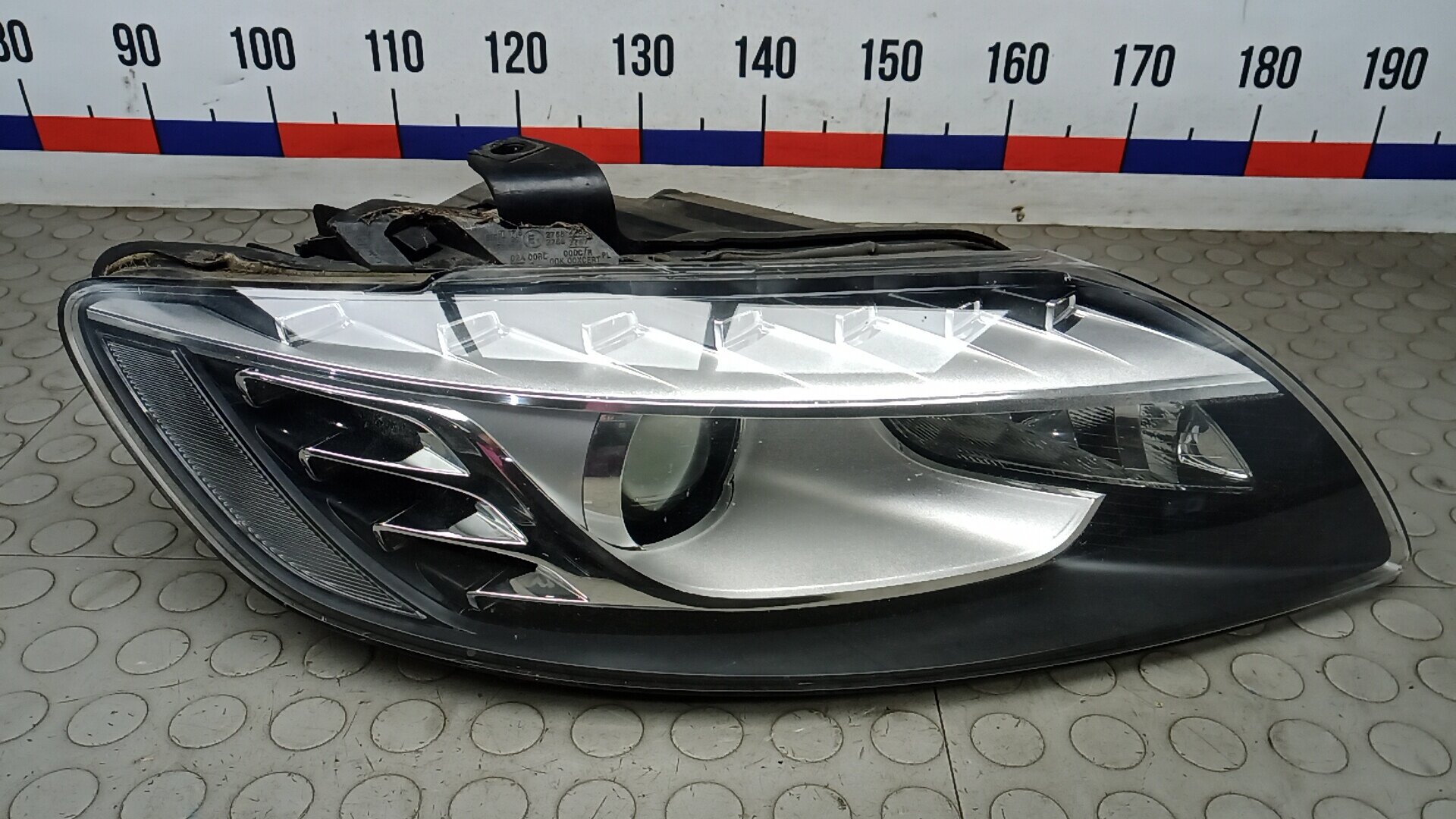 Фара правая AUDI Q7, Номер 4L0941030AH, 4L0941004AH