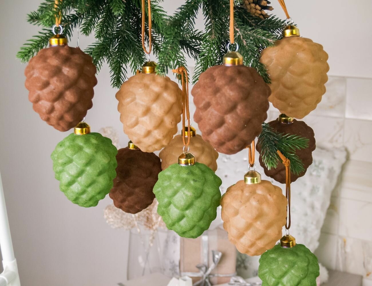 Набор ёлочных украшений шишки 'шоколад-ассорти', стекло, 10 см, 3 шт, Kaemingk 125215-набор