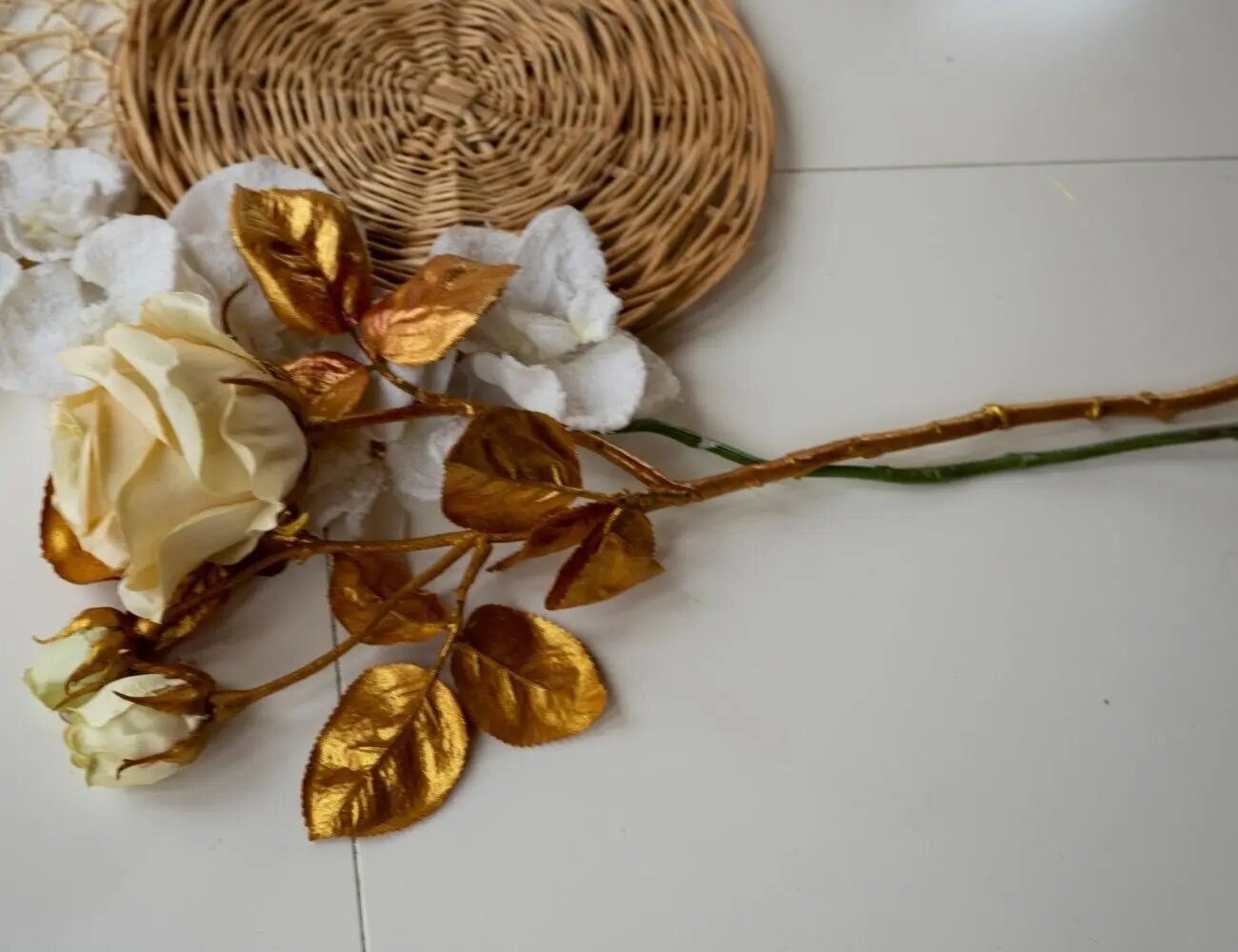 Декоративная роза - королевское великолепие с бутонами, искусственный шёлк, шампань, 48 см, EDG