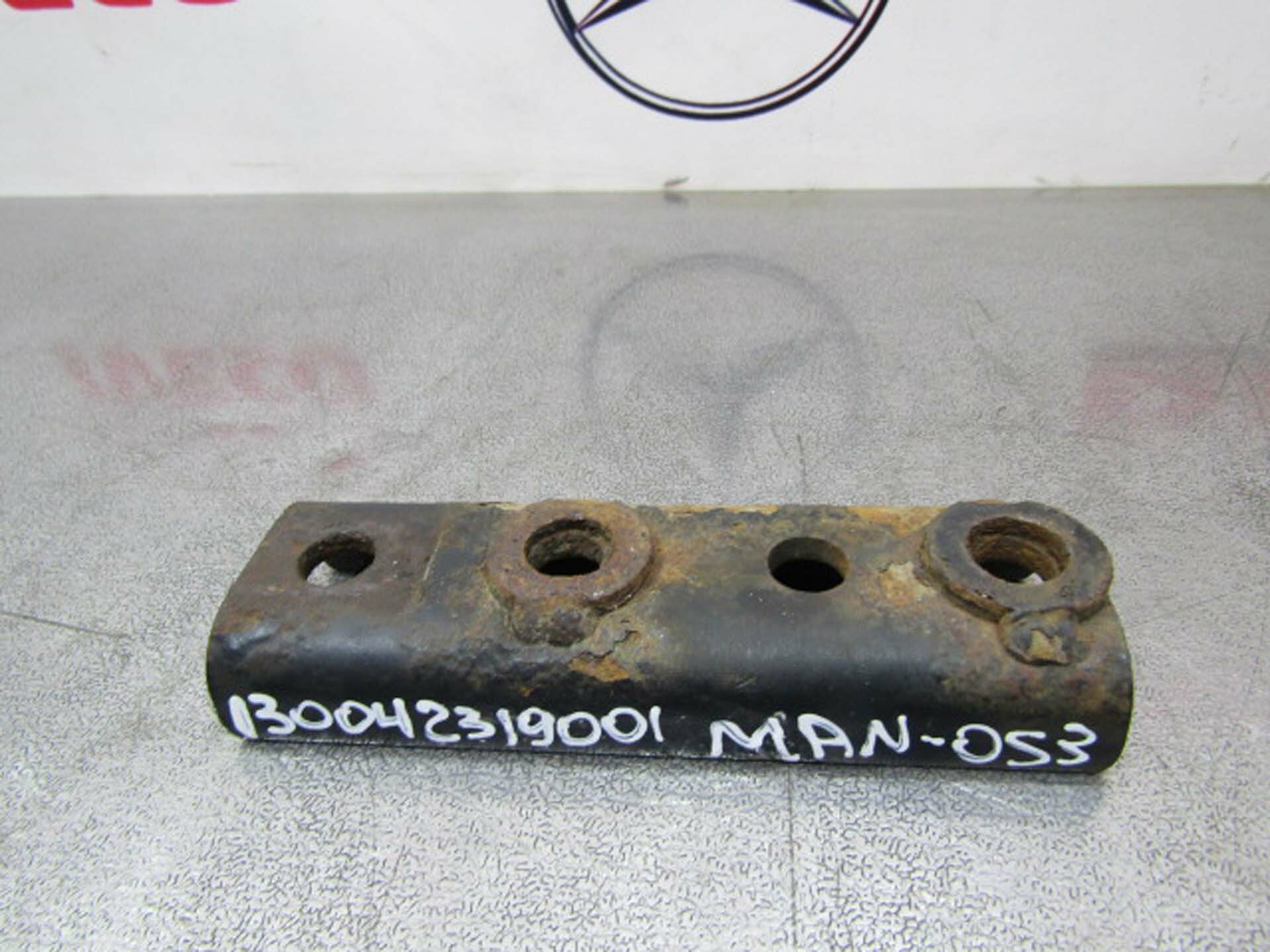 Крепление кронштейна заднего крыла MAN TGA, TGS, TGX