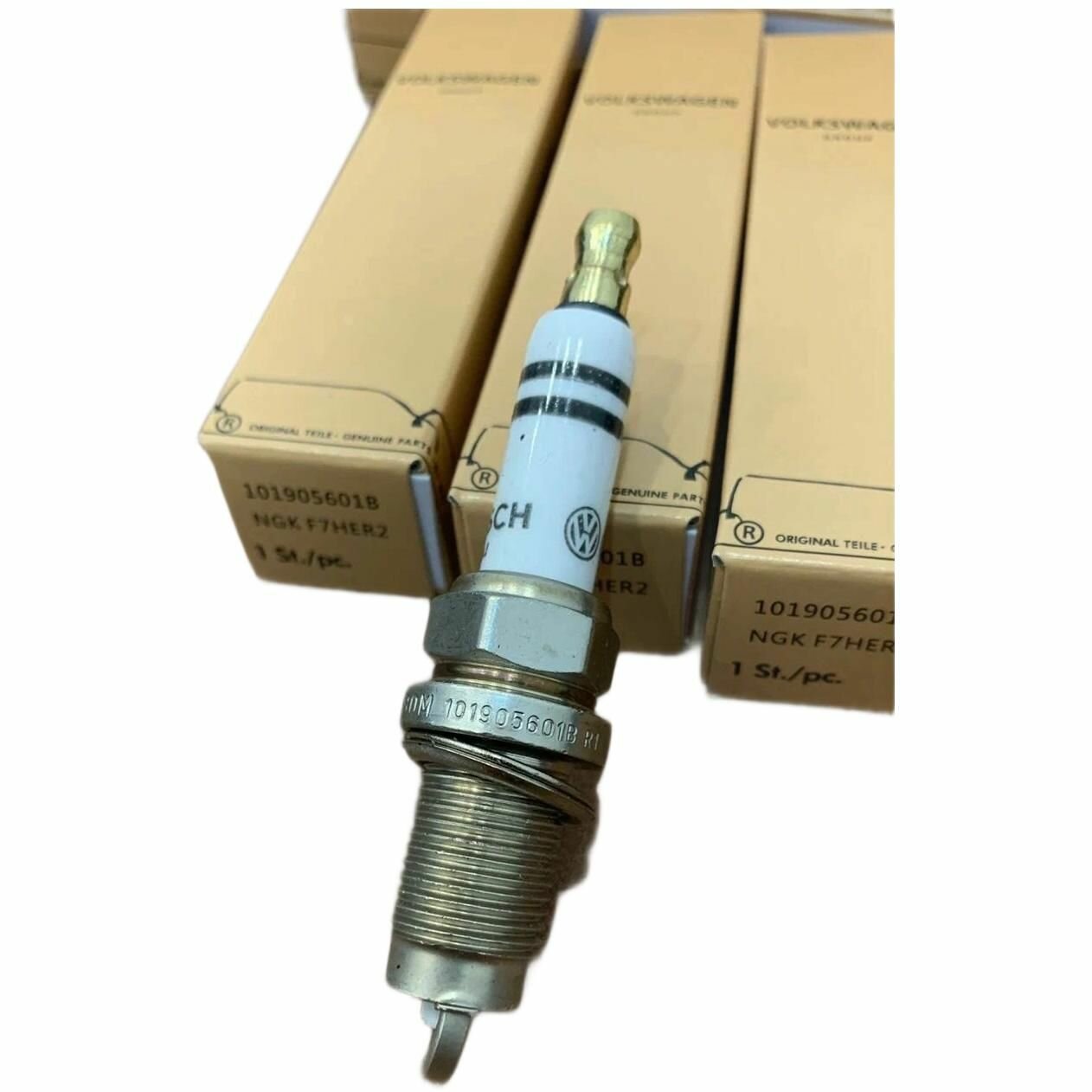 Свеча зажигания VAG 101905601B Skoda Fabia; Volkswagen Polo, Jetta
