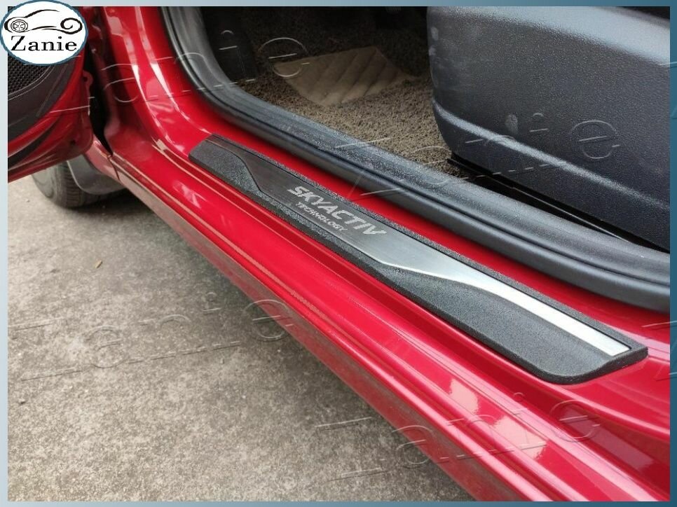 Накладки на пороги для Mazda 2 3 6 CX-5 CX-30 2013-2023 автотовары пластик и нержавеющая сталь серебристый 4шт. by Carhanson- GZBFTDH