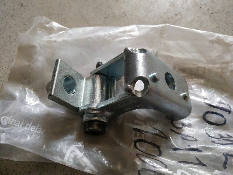 Петля двери Peugeot 206 1998 Задн.