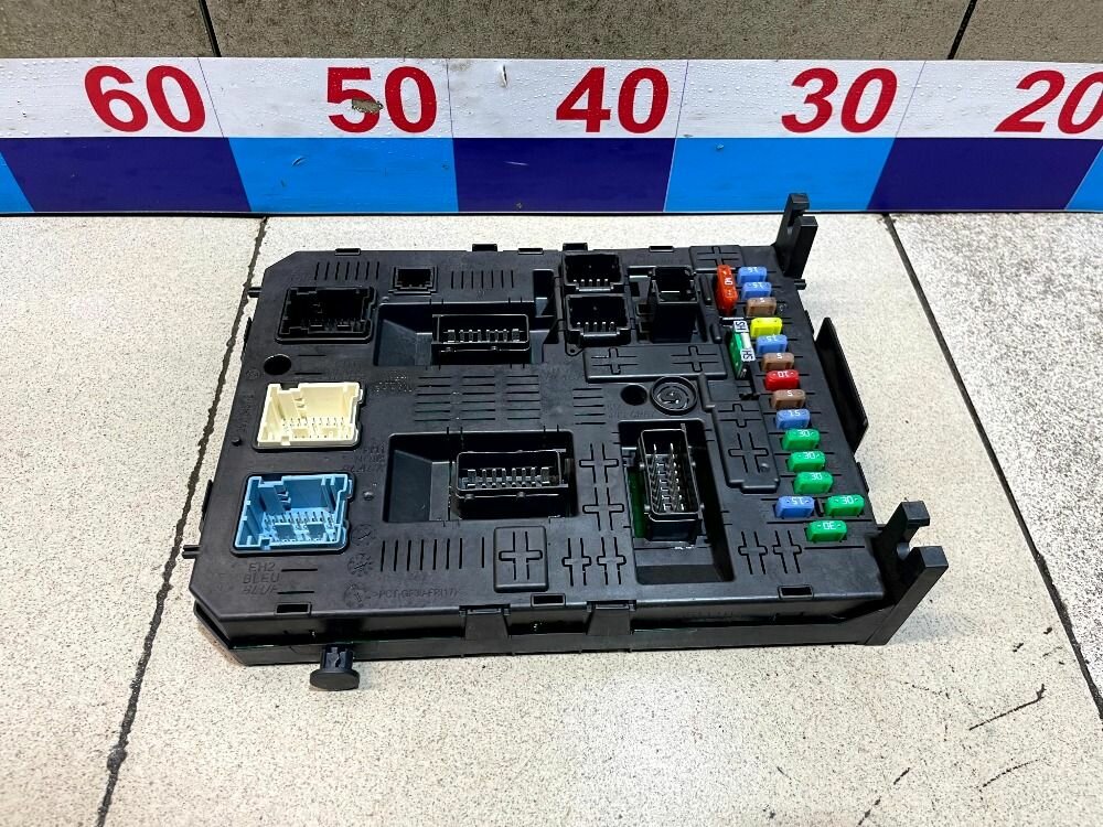Блок предохранителей Citroen C5 657062
