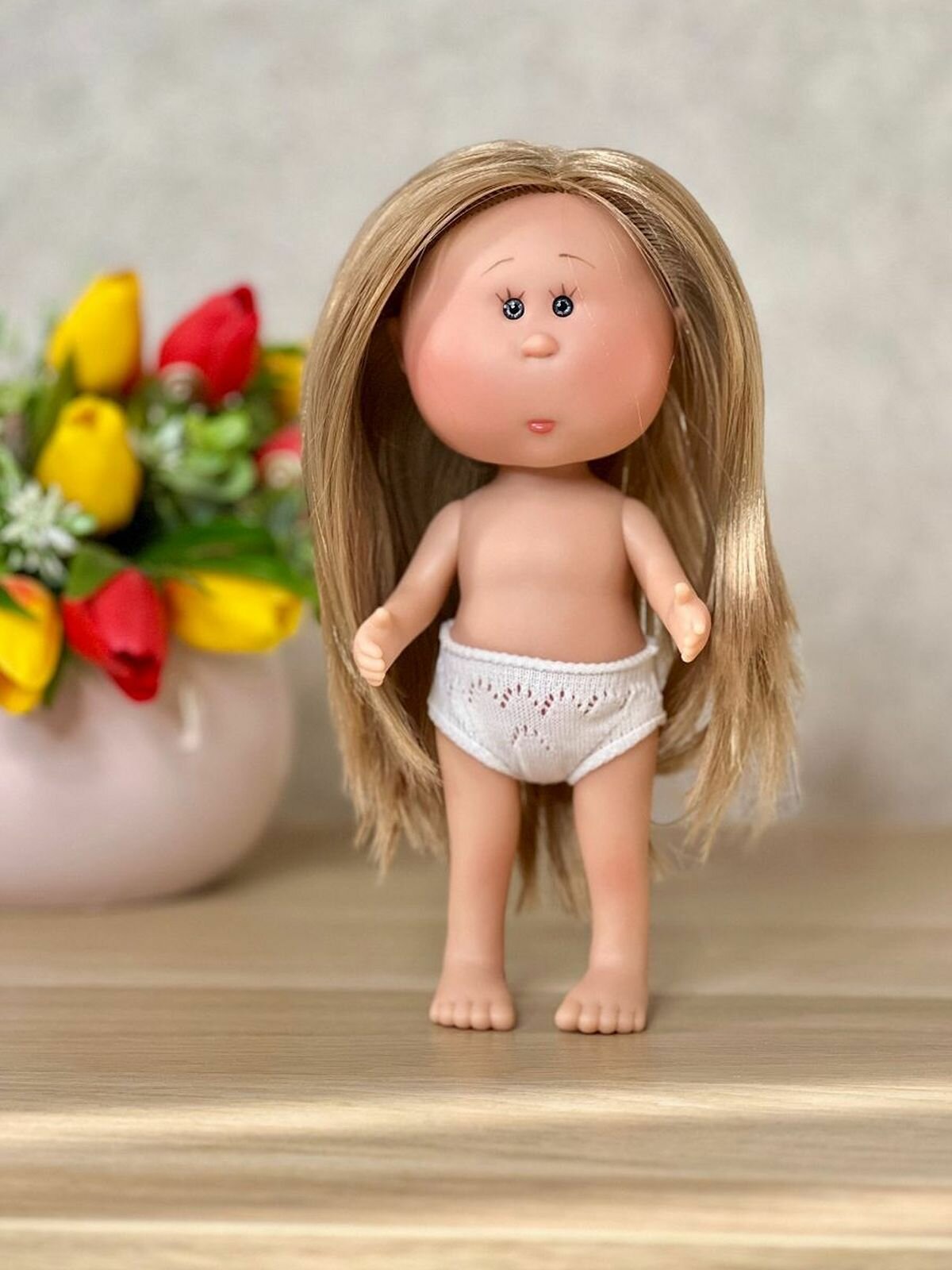 Кукла Nines виниловая 23 см Little Mia без одежды