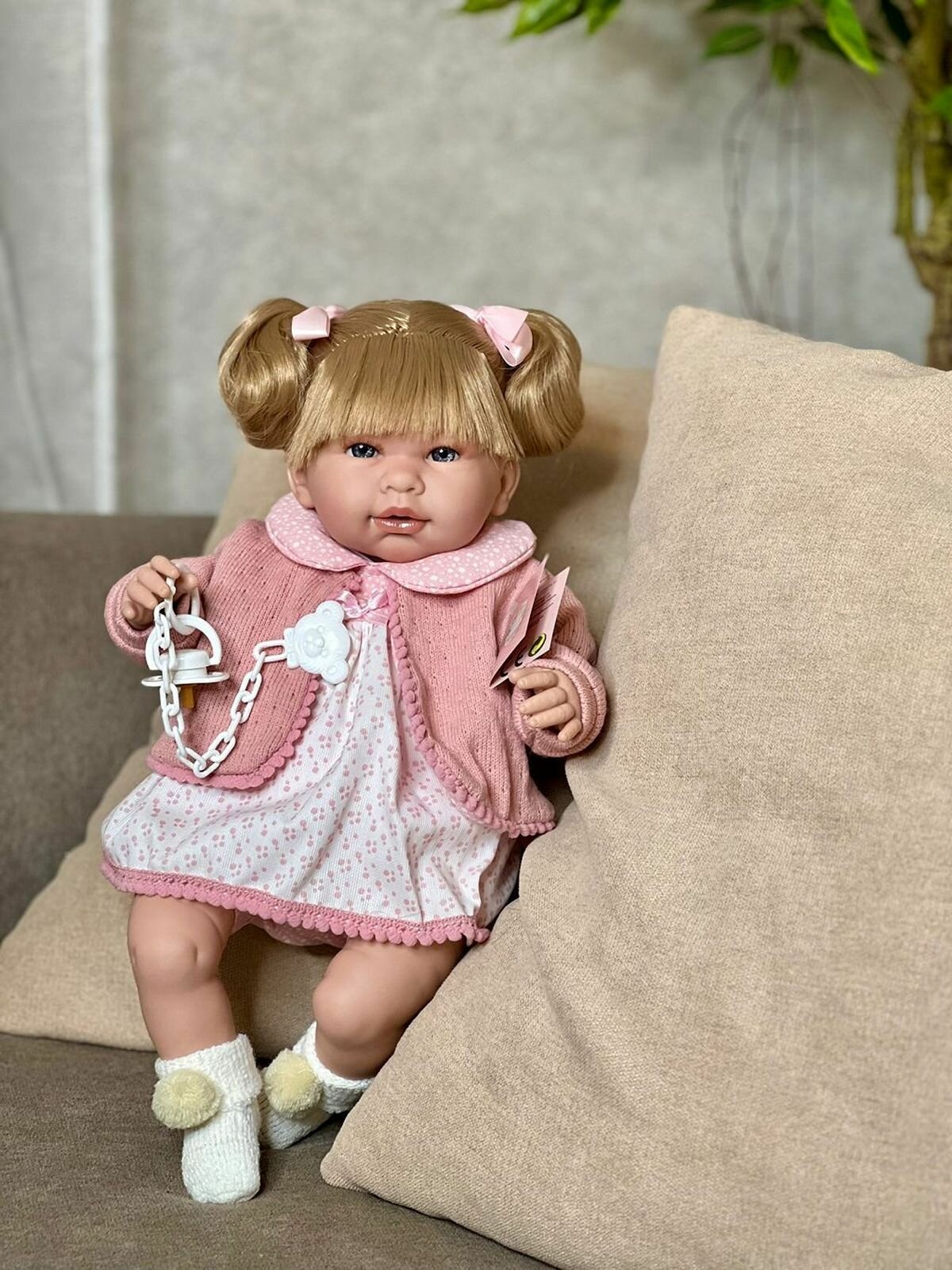 Кукла Berbesa мягконабивная 45 см Daniela