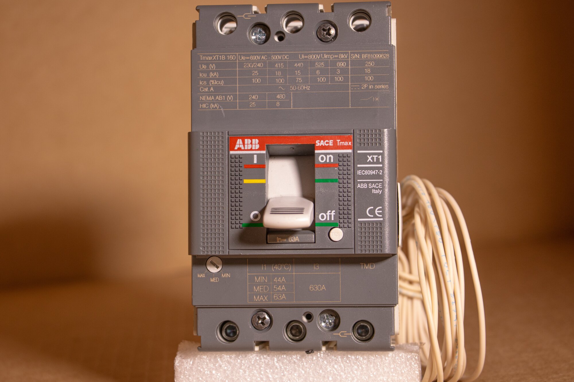 ABB Выключатель автоматический силовой 3п XT1B 160 TMD 63-630 3p F F ABB 1SDA066805R1