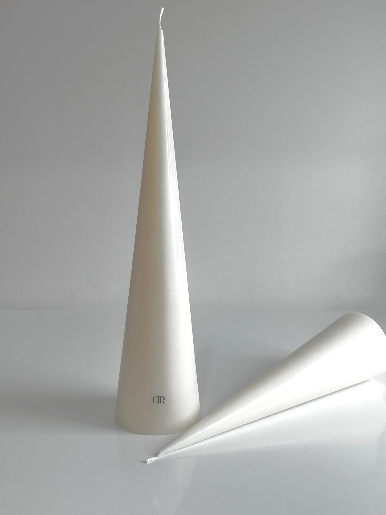 Набор конусных свечей Dea Roma 2 шт в упаковке, конические, обеденные свечи, 7.3 ×31.5cm, 7.3 х31.5cm