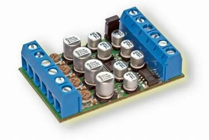 AVD104NT модульный усилитель-разветвитель видеосигнала Cubris