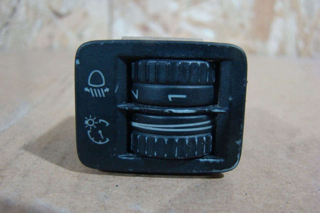 VW Passat B6 Кнопка корректора фар 3C0941333A