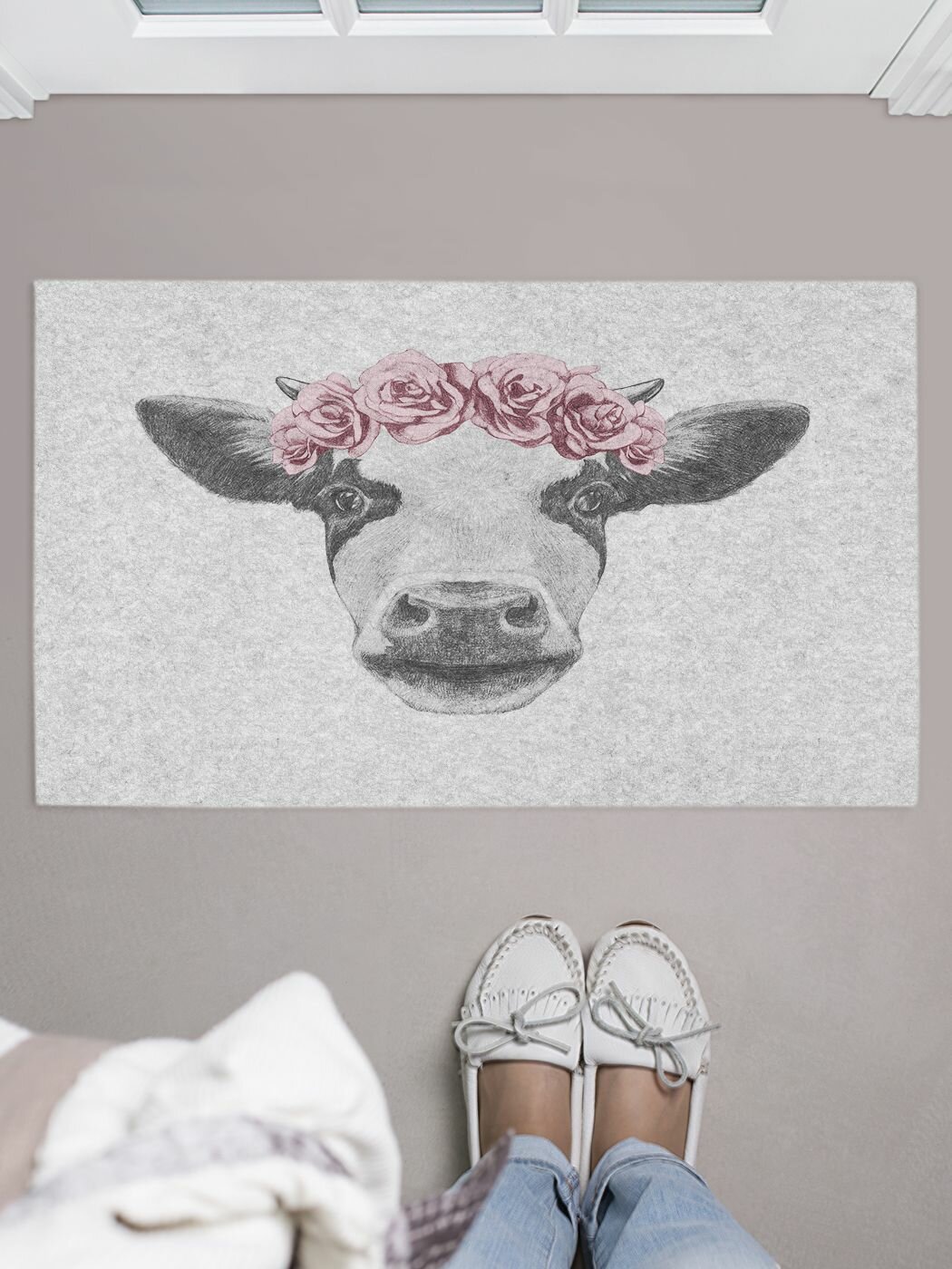 Коврик придверный в прихожую с принтом "Корова с розами" 45 на 75 см , JoyArty