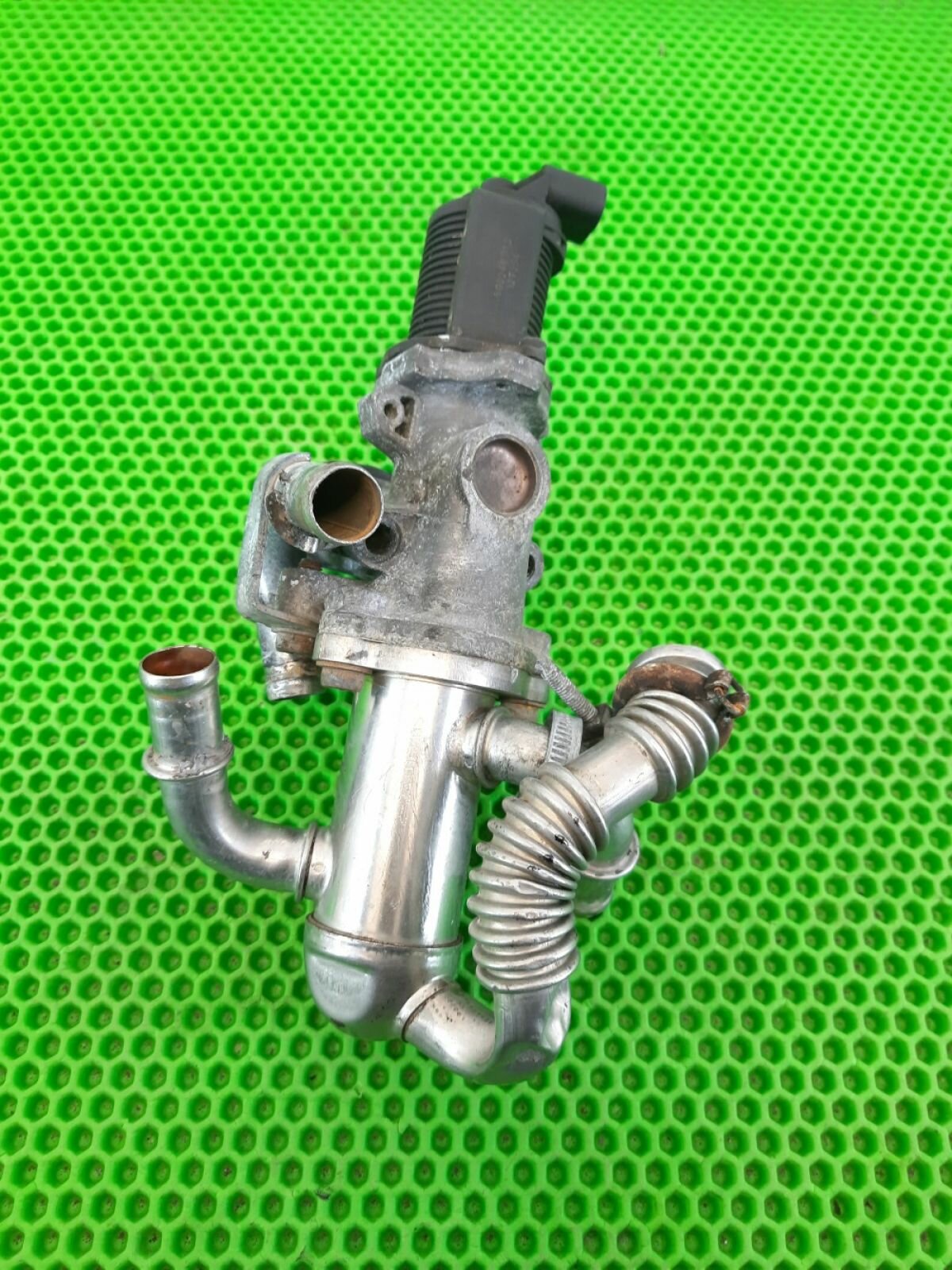 Клапан EGR Opel Astra H (2004—2007) 5851060