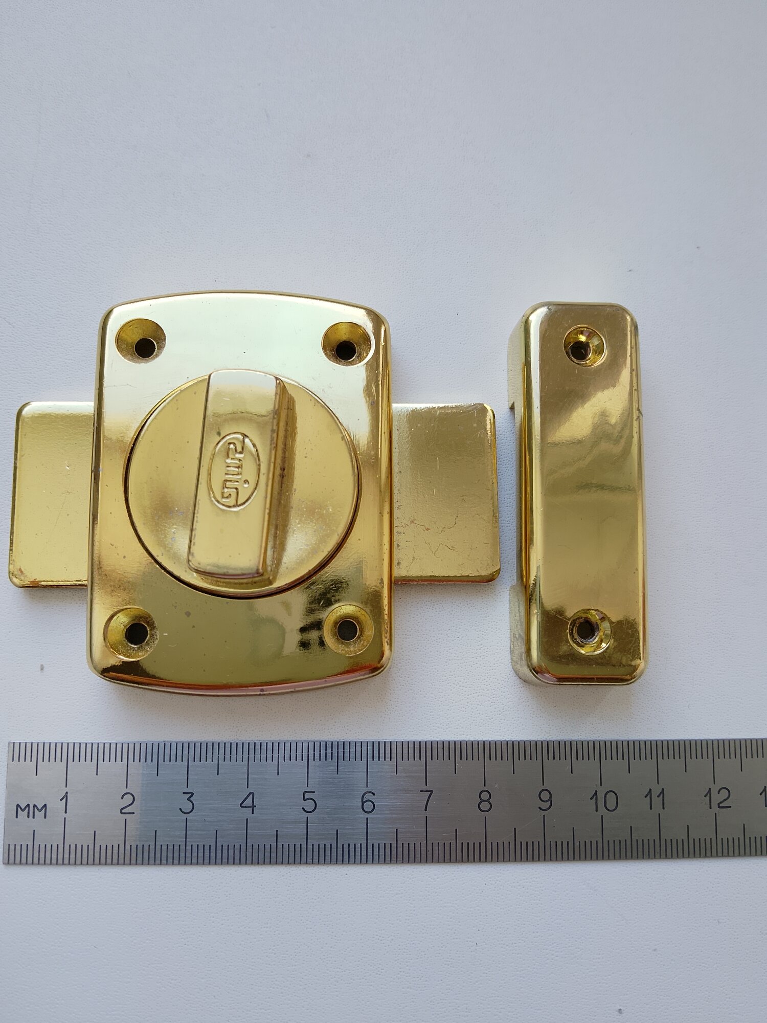 Задвижка механическая 60 х 70 мм, цвет золото.