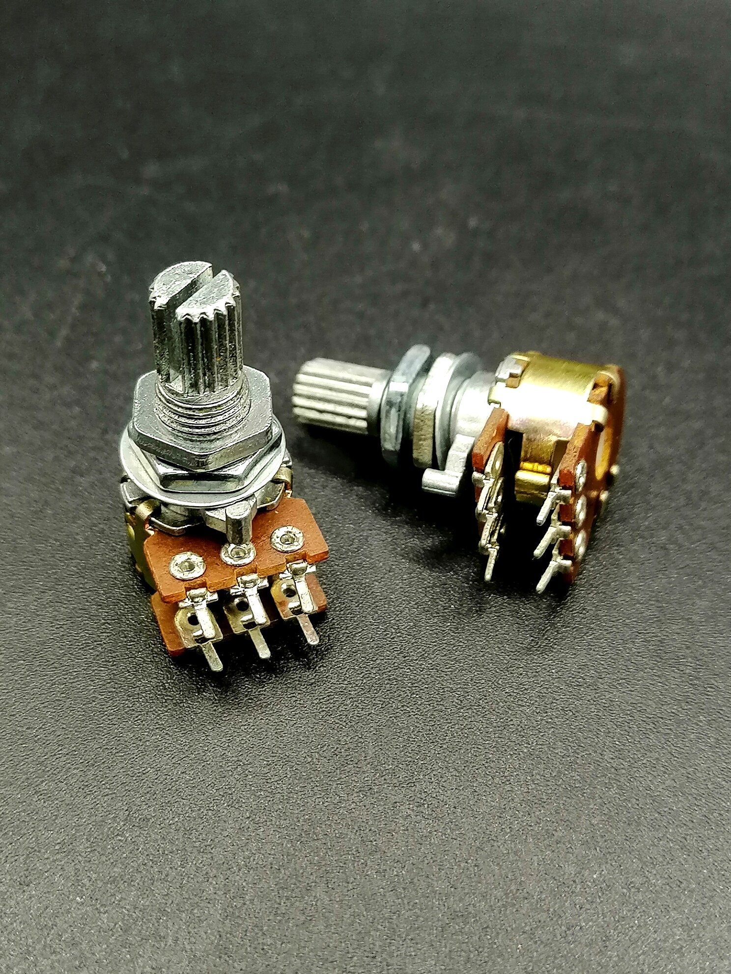 2шт Потенциометр Резистор переменный B10K 6 ног стерео диаметр 13мм