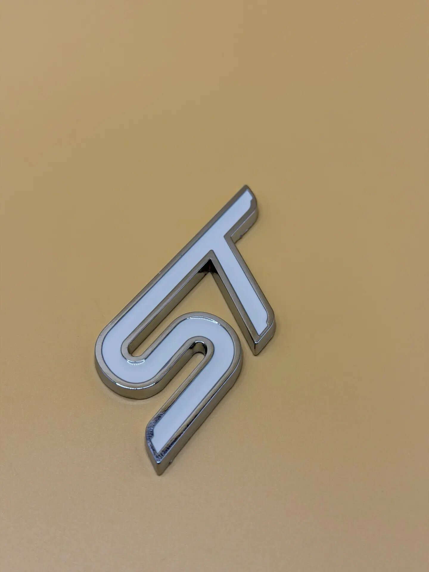 Шильдик надпись наклейка ST Ford Металл 75ММ