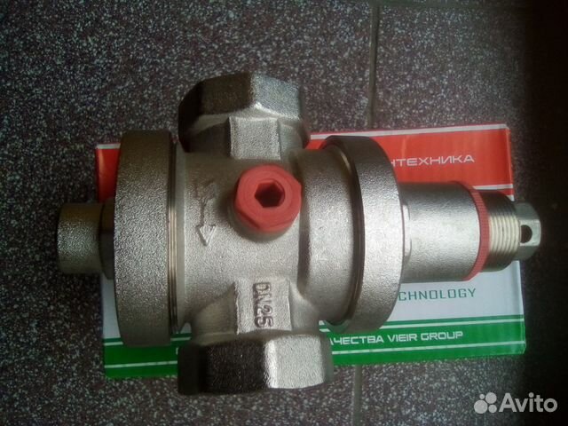 BL771 Редуктор давления мембранный 1", с выходом под манометр "VIEIR"