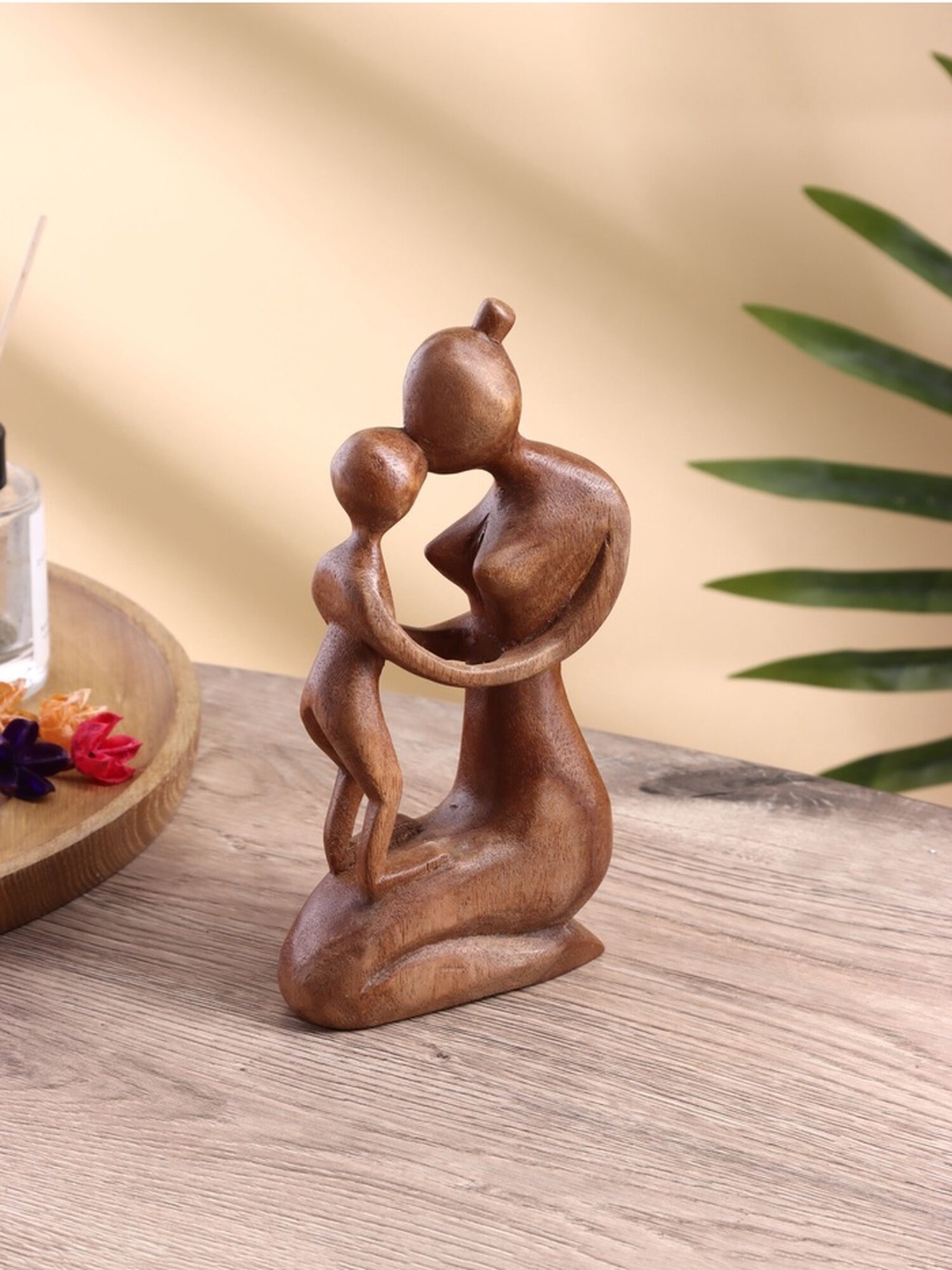 Статуэтка Сима-ленд "Мать и ребенок", дерево, 12x5x20 см, коричневая