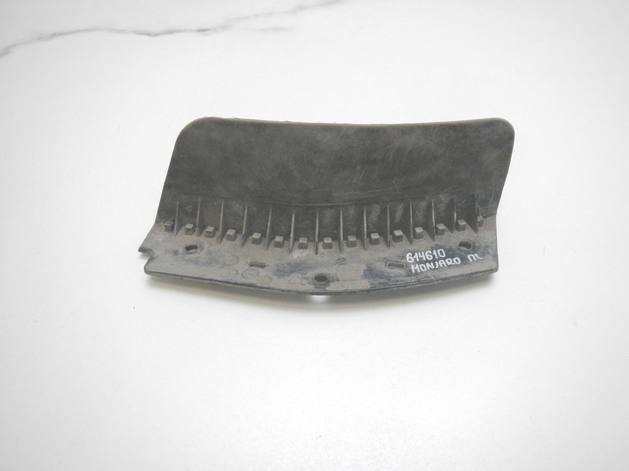 Б/У Брызговик передний левый, Geely (Джили)-MONJARO (21-) GEELY MONJARO (21-) Небольшая деформация, сломано крепление. 6...