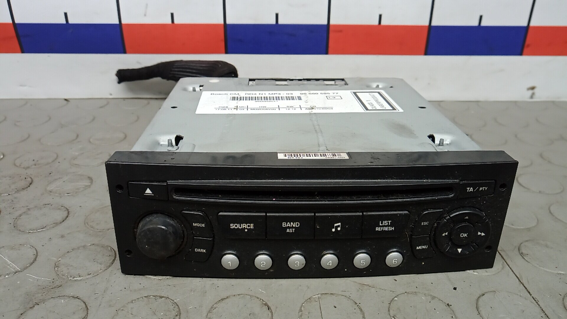 Магнитола PEUGEOT 3008 1