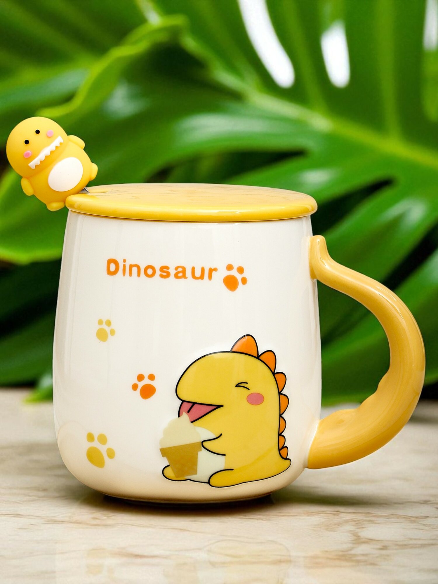 Кружка для чая Динозаврик желтый Dinosaur 420 мл, керамика, с ложкой, крышкой, женская, детская, подарочная